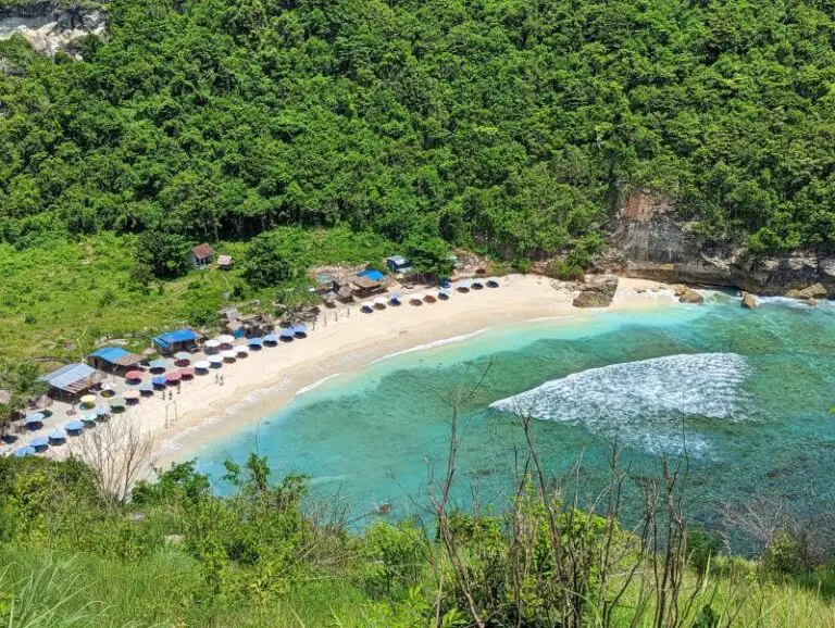 What to Know About Visiting Diamond Beach in Nusa Penida, Indonesia